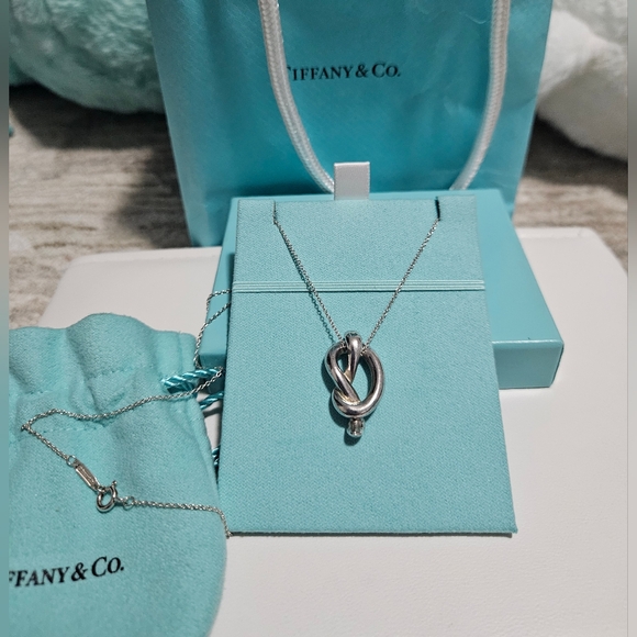 Tiffany & Co. | Jewelry | Tiffany Co Vintage 979 Love Knot Sterling ...